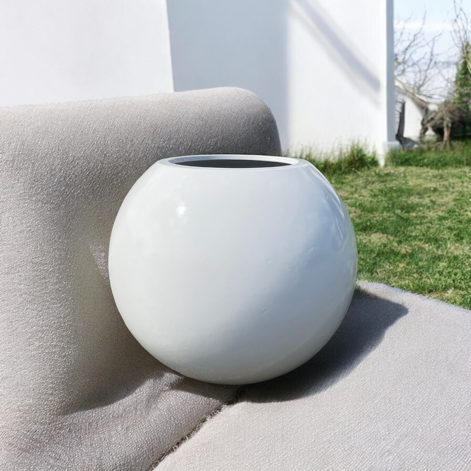Ball-Shaped Planter